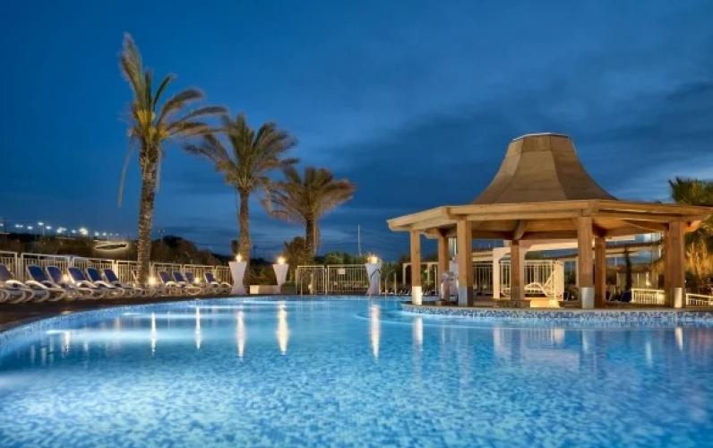 db Seabank Resort & Spa